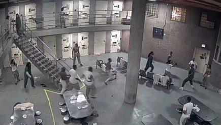 Jailhouse brawl caught on video inside Cook County Jail’s maximum ...