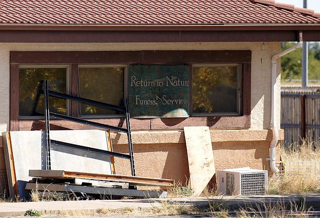 Colorado funeral home owners who left 190 corpses to rot in abandoned ...